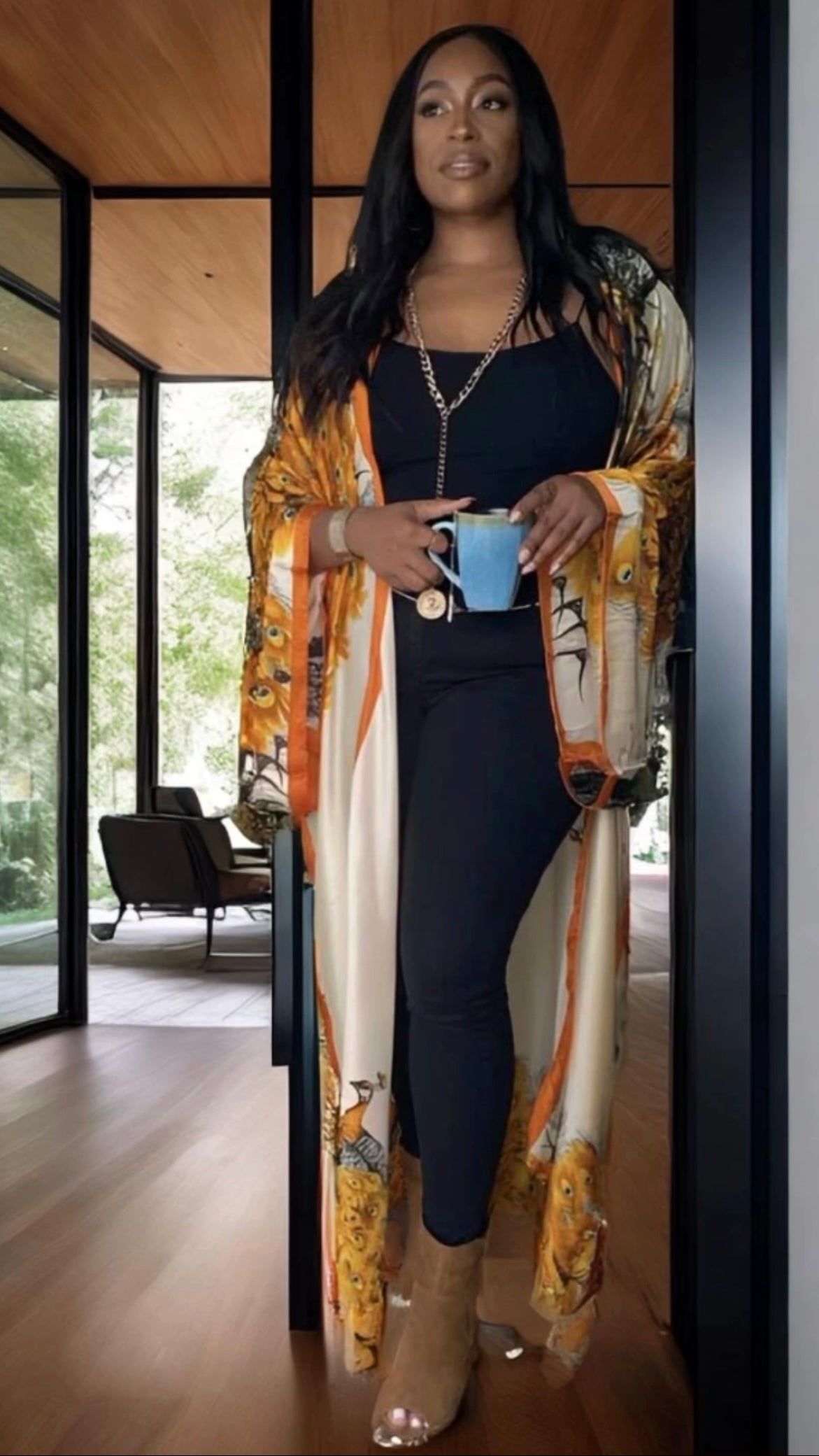 THE QUEENS – Kaftanated