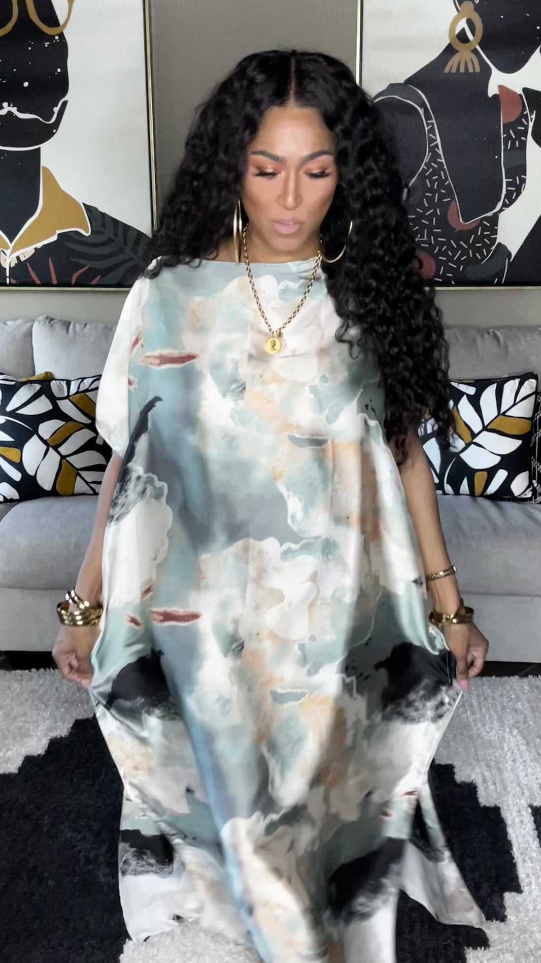 THE QUEENS – Kaftanated